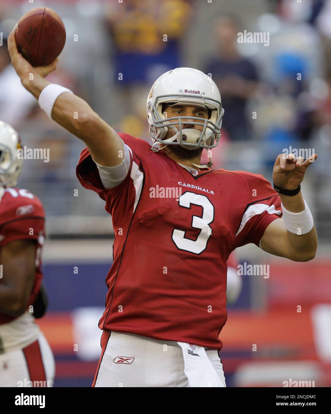 Arizona Cardinals quarterback Derek Anderson warms up prior to an NFL ...