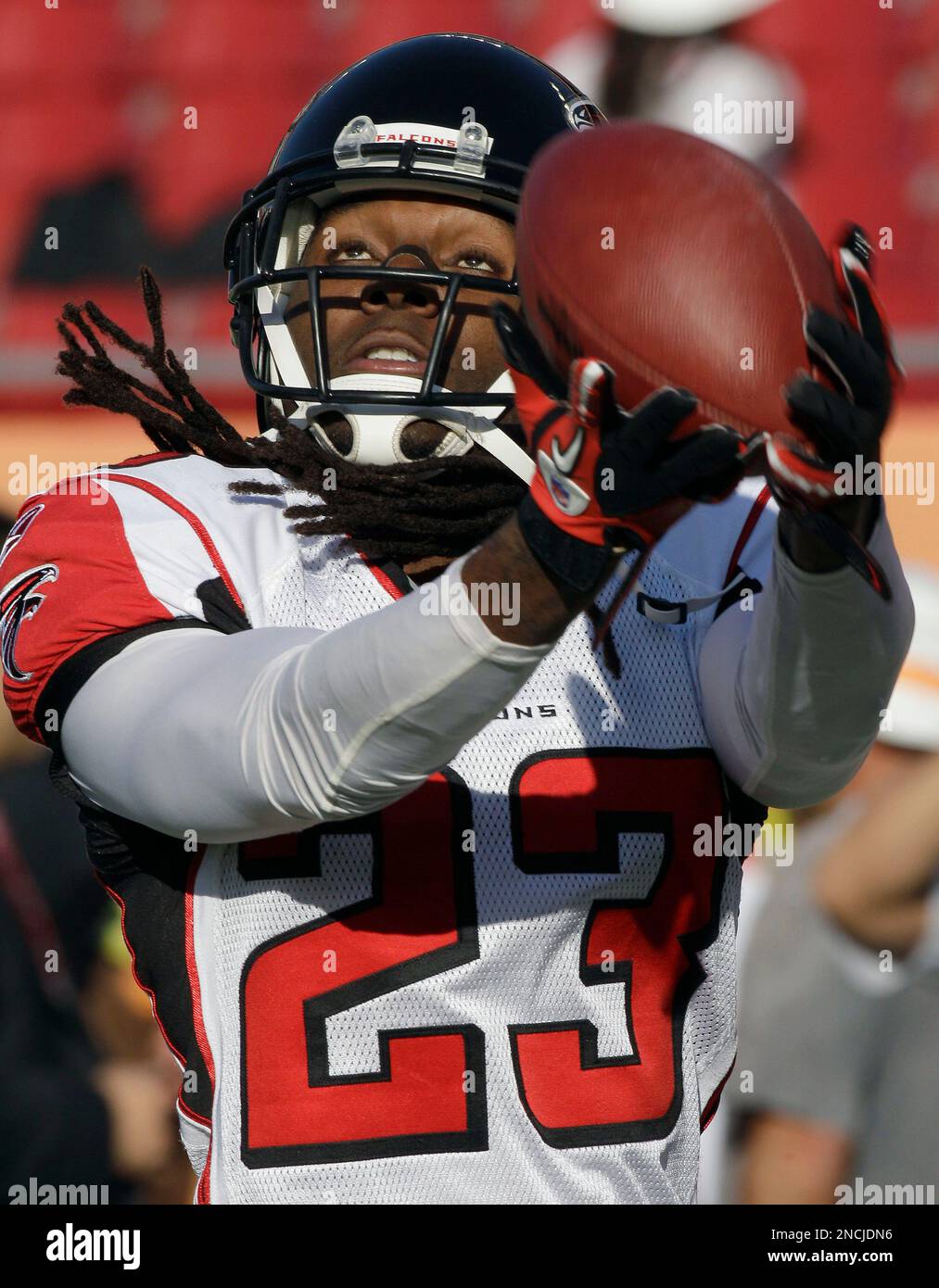 Atlanta Falcons cornerback Dunta Robinson (23) before an NFL football ...