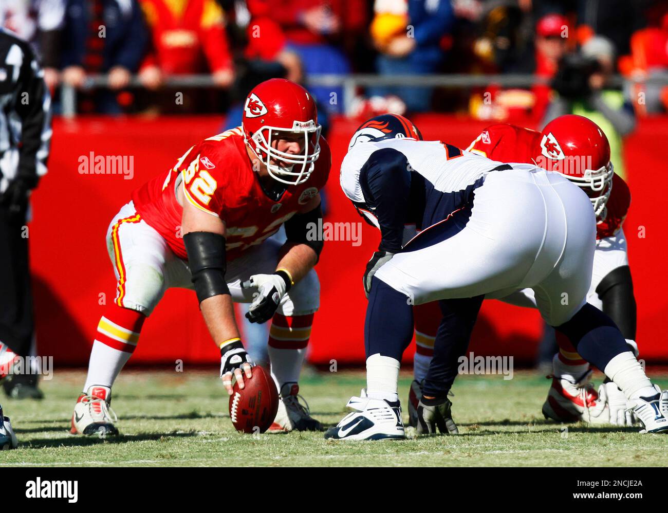 Kansas City Chiefs center Casey Wiegmann (62) during the first half of ...