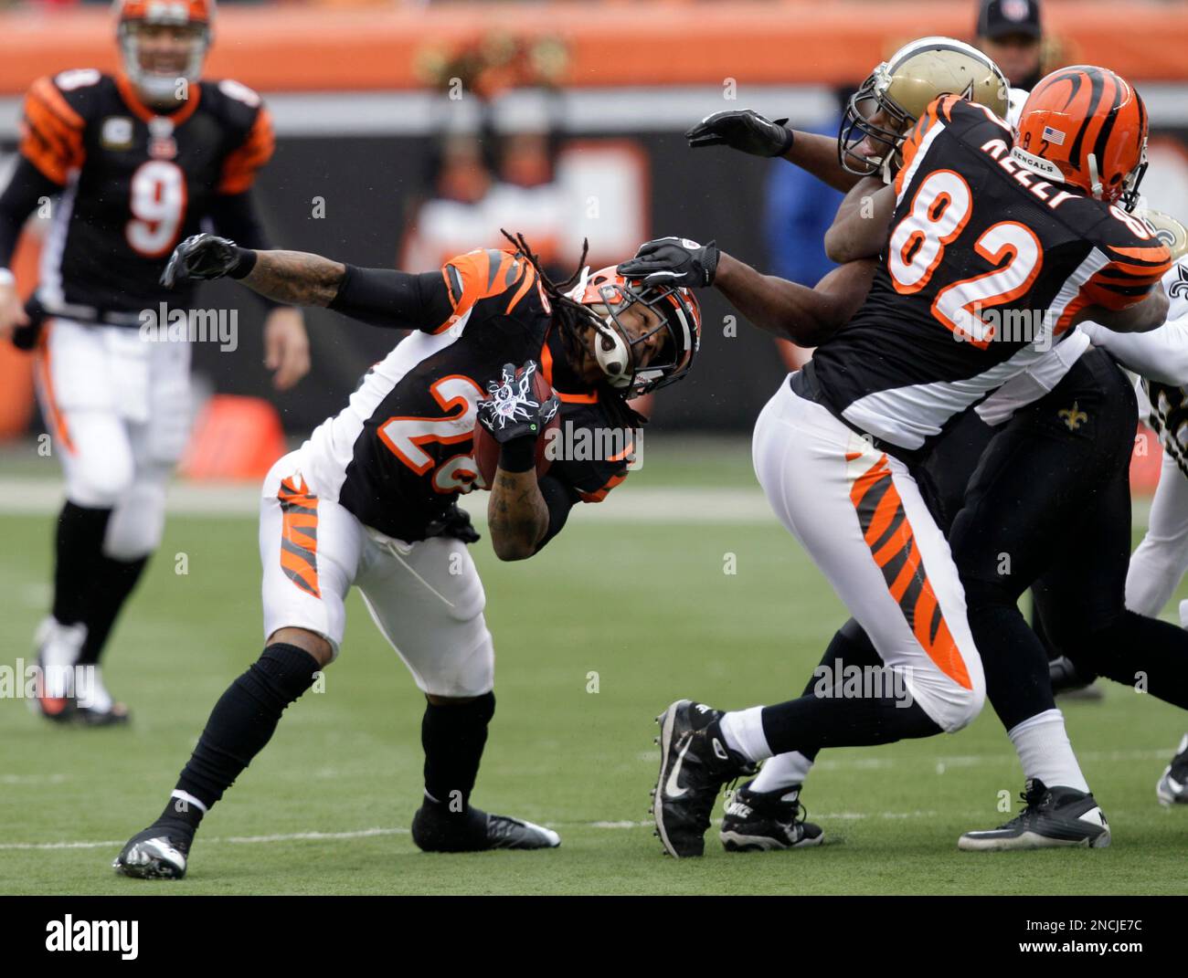 Cincinnati Bengals running back Bernard Scott (28) has his helmet ...