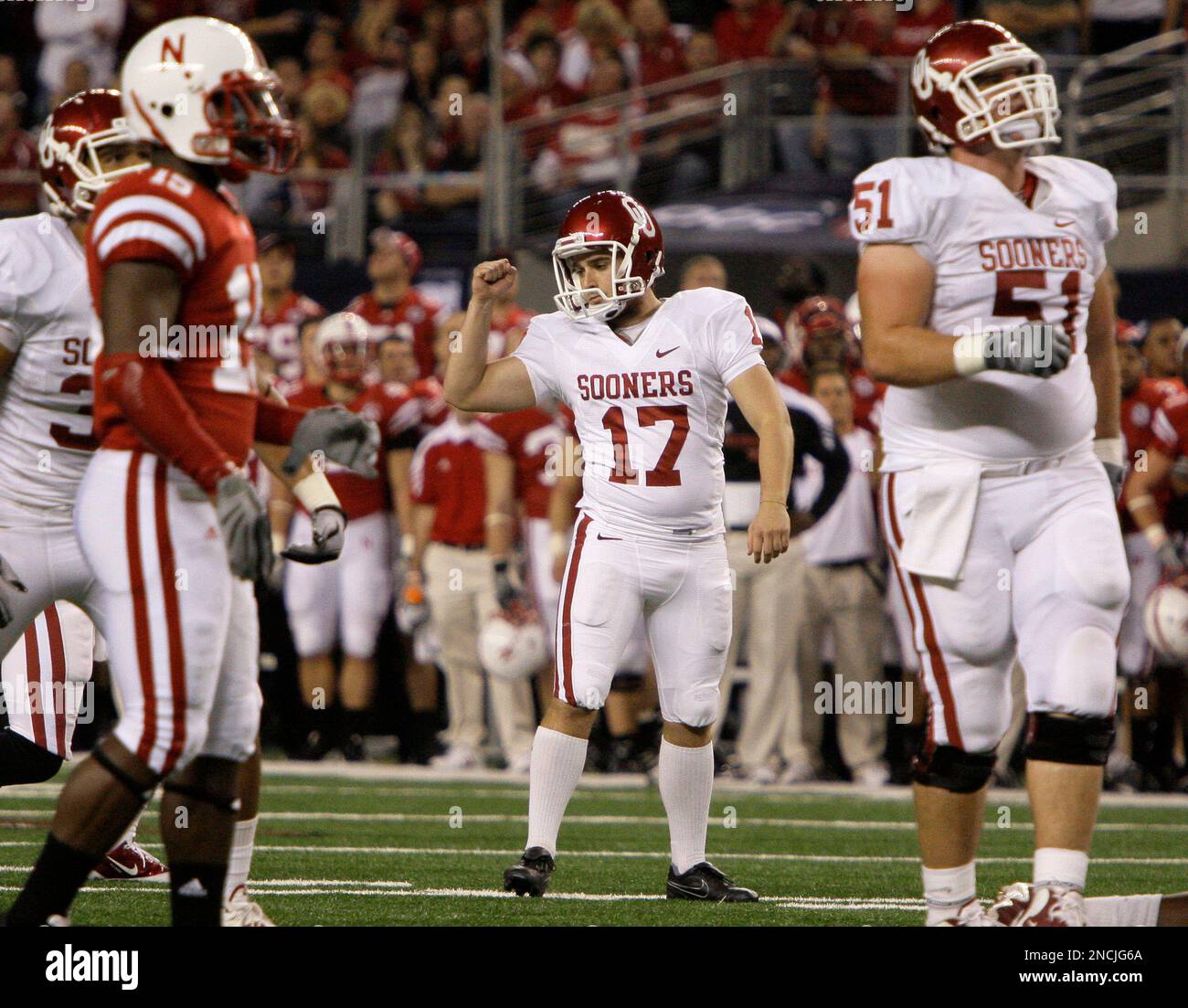 Oklahoma kicker Jimmy Stevens (17) reacts to making a field goal in the ...