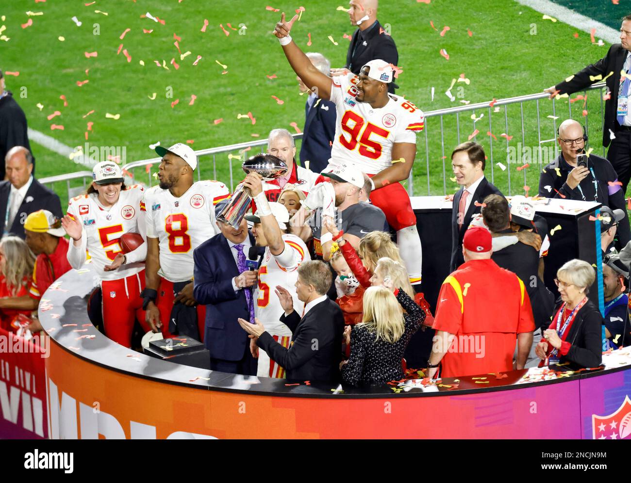 Patrick mahomes 2023 vince lombardi hi-res stock photography and images ...