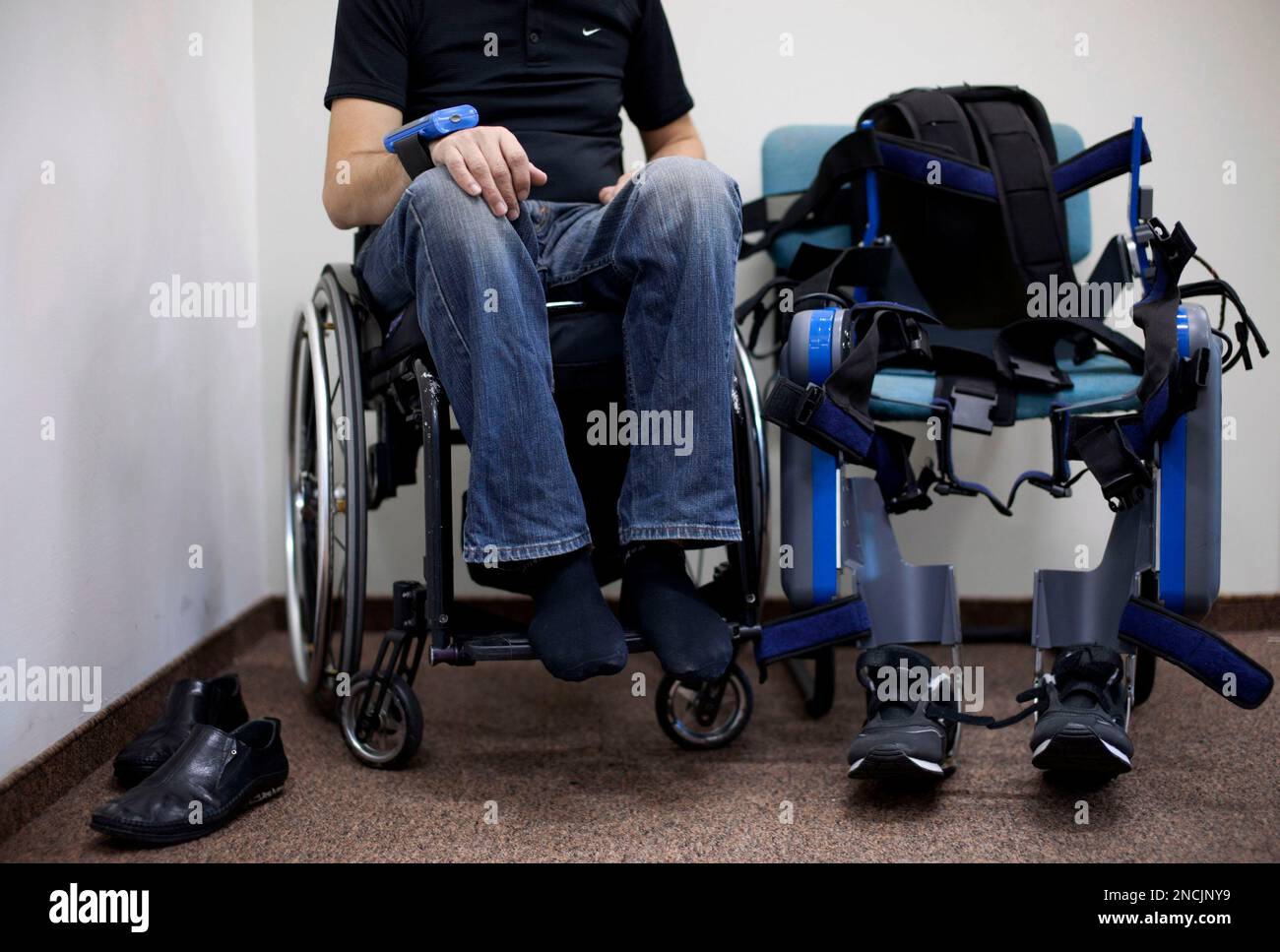 In this photo taken Thursday, Nov. 18, 2010, Radi Kaiuf, wounded and ...
