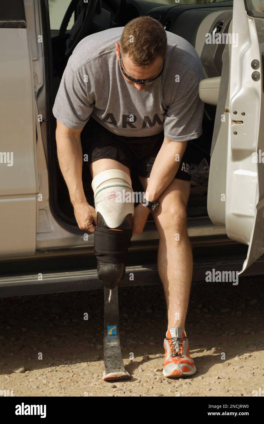 U.S. Army Maj. David Rozelle, Executive Officer for 5th Squadron, 7th ...