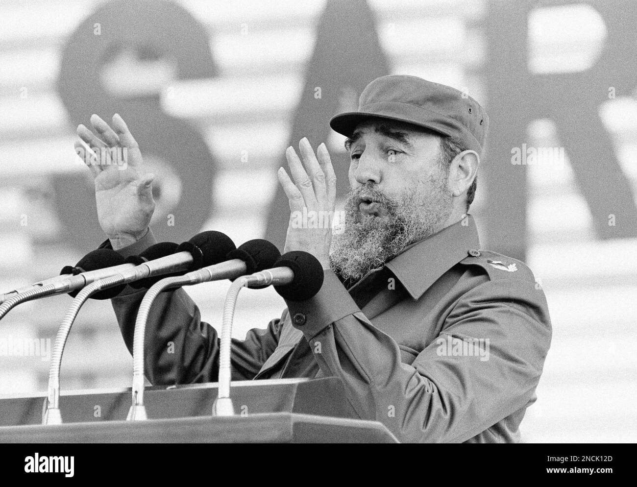 Cuban President Fidel Castro delivers his thirty-fourth anniversary ...