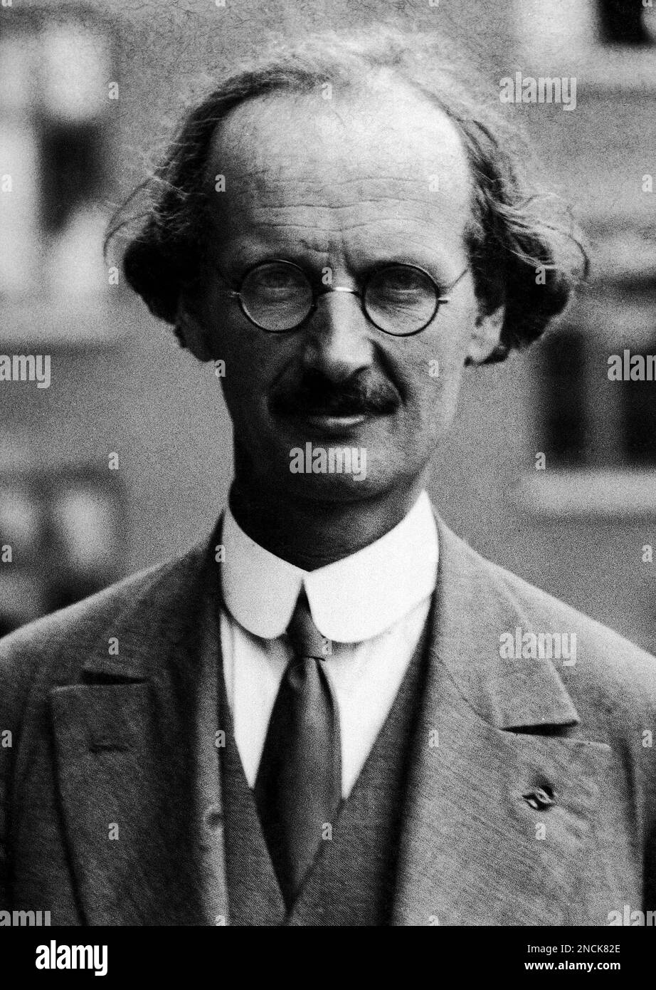 Professor Piccard is now in Brussels, July 1, 1932, where he is making ...