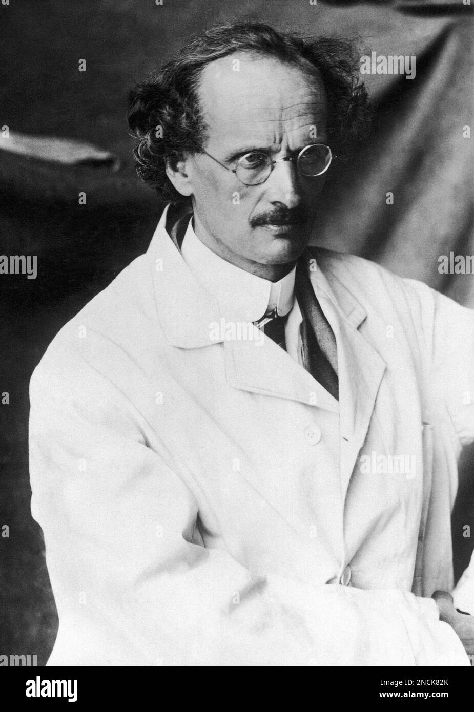 The famous Belgian stratosphere explorer Prof. Auguste Piccard is ...