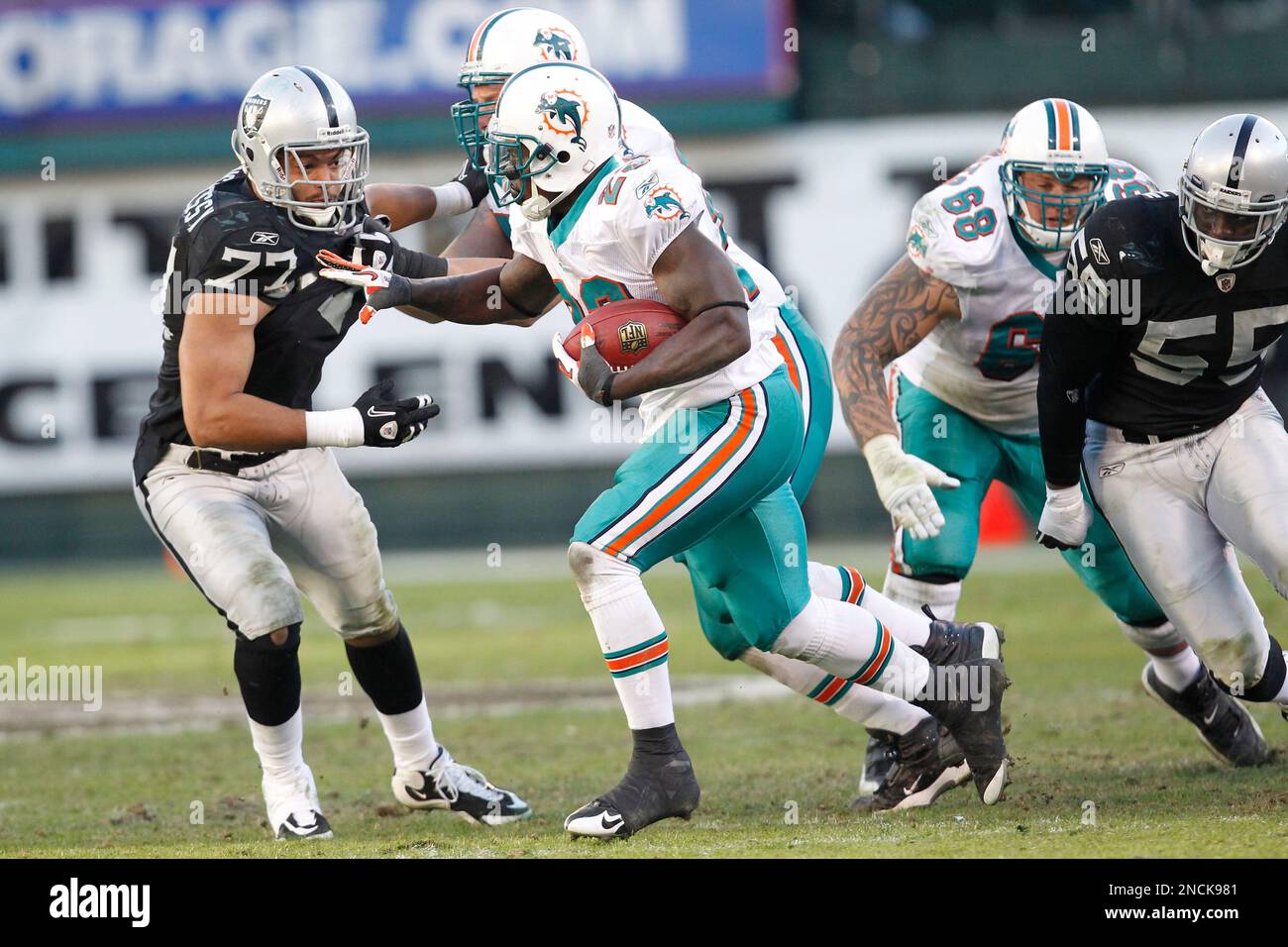 Miami Dolphins running back Ronnie Brown (23) in the fourth quarter of ...