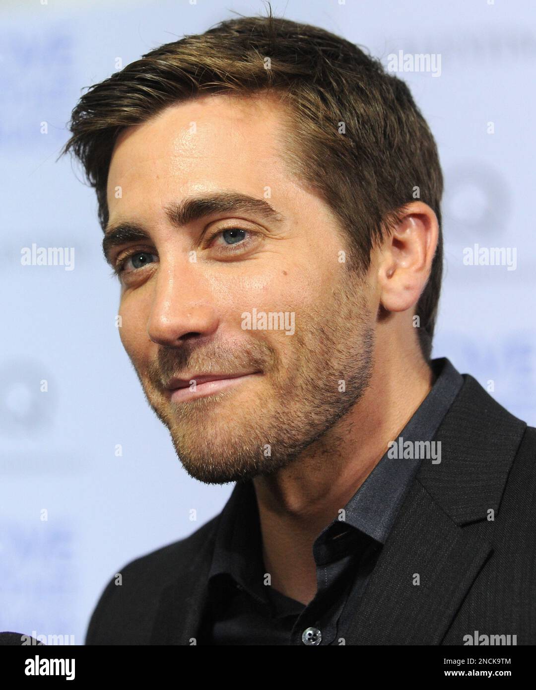 Actor Jake Gyllenhaal attends the premiere of 'Love and Other Drugs' at ...