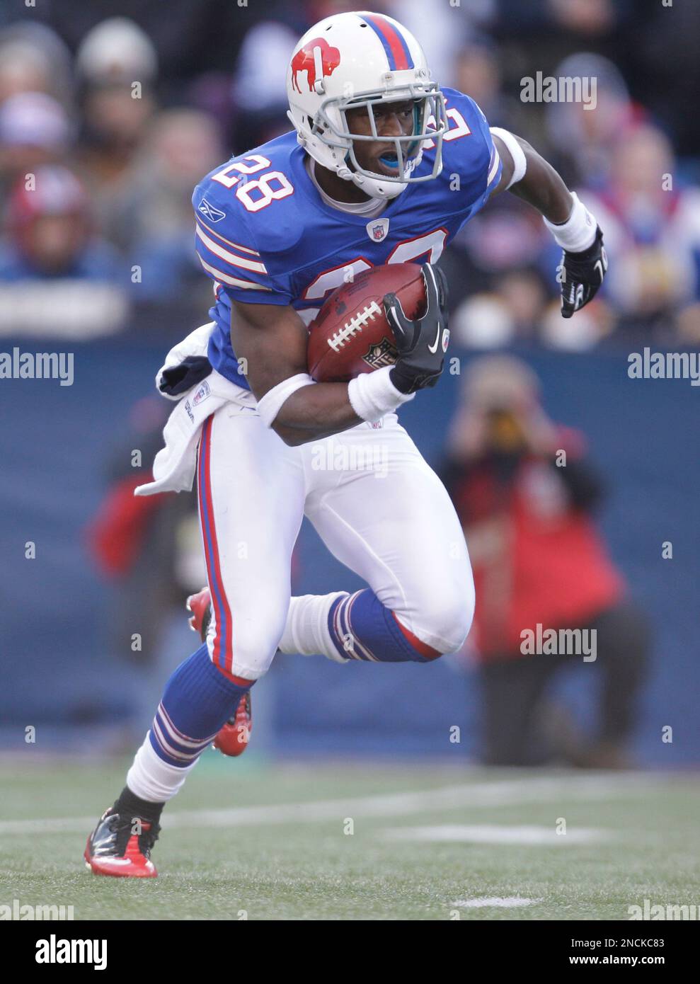 Buffalo Bills' Leodis McKelvin runs against the Pittsburgh Steelers ...