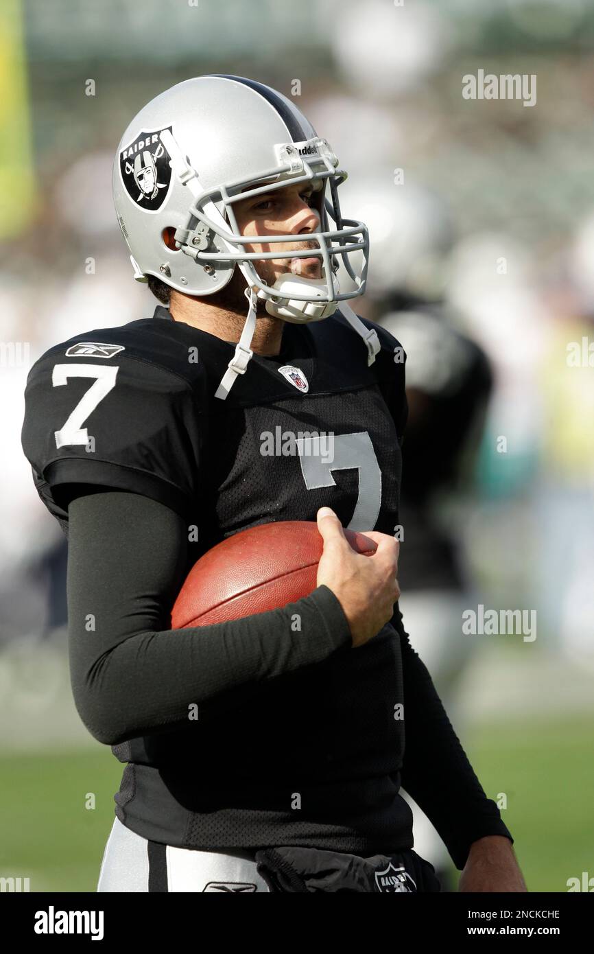 Oakland Raiders quarterback Kyle Boller (7) before an NFL football game ...