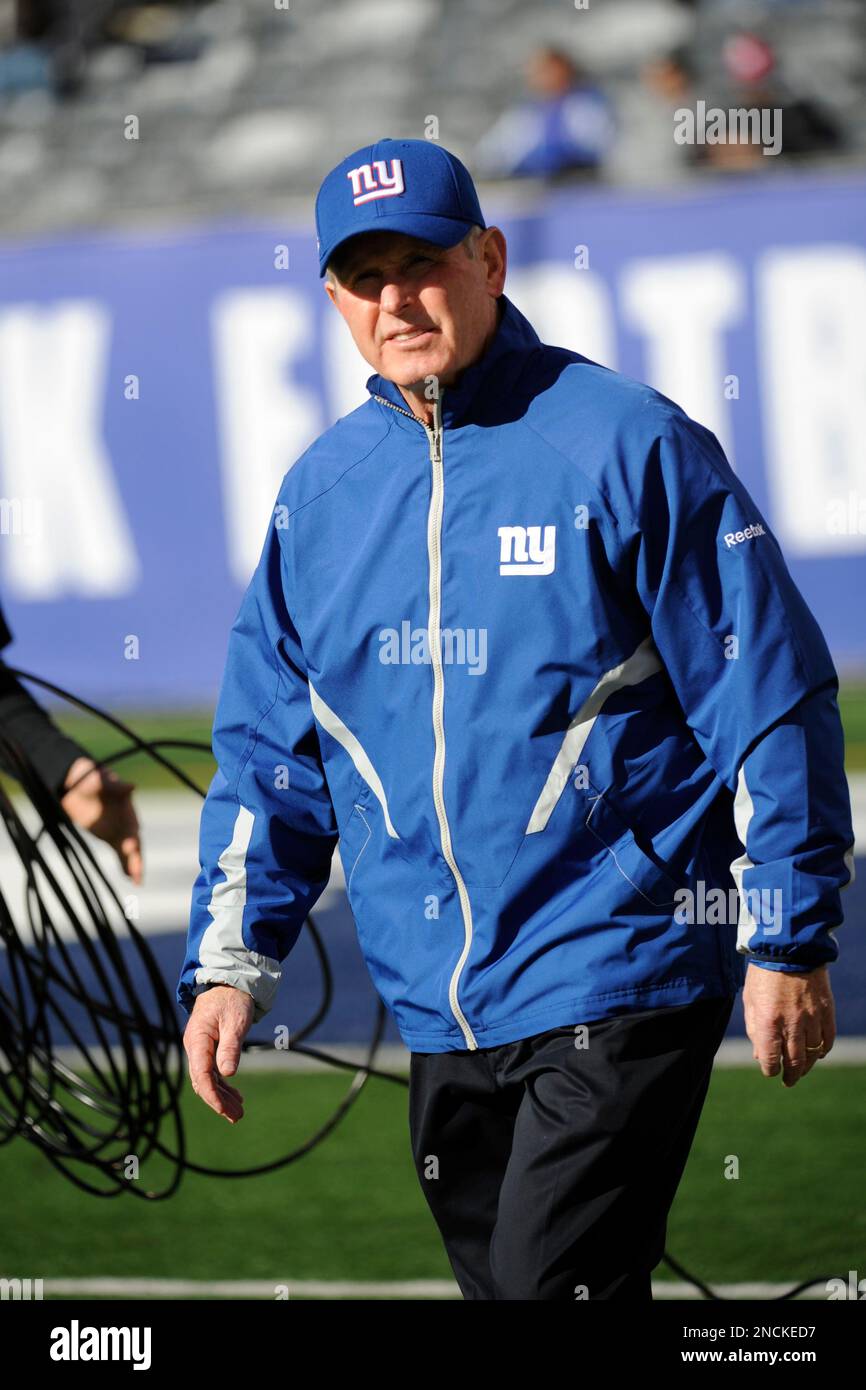 New York Giants head coach Tom Coughlin before the NFL football game ...