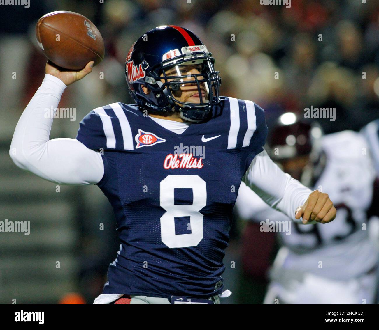 Mississippi quarterback Jeremiah Masoli (8) throws a first-quarter pass ...