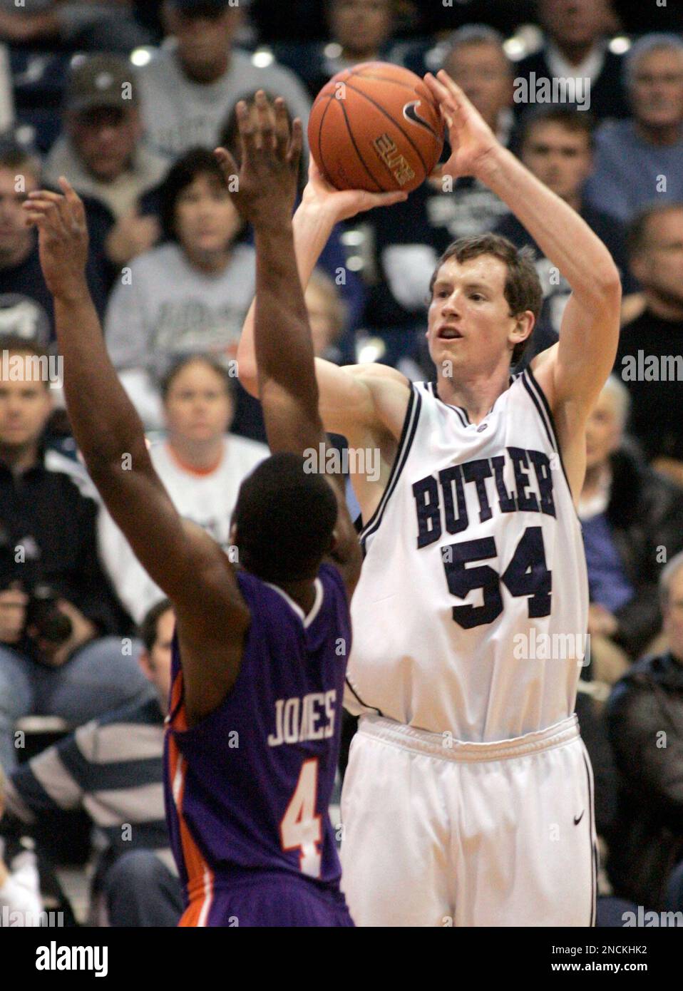 Butler's Matt Howard (54) shoots over Evansville's Lewis Jones (4 ...