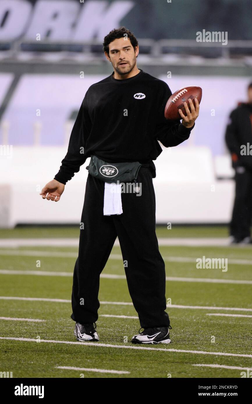New York Jets quarterback Mark Sanchez warms up before an NFL football ...