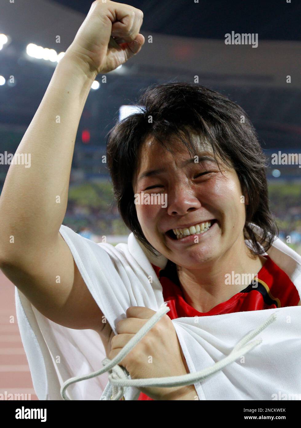 Japan's Yuki Ebihara celebrates the gold medal she won in the women's ...