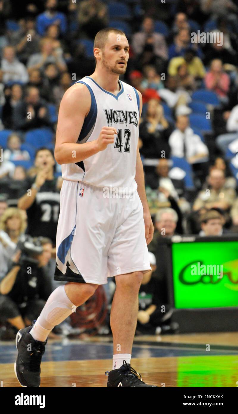 Kevin Love Dunk On Dwight Howard