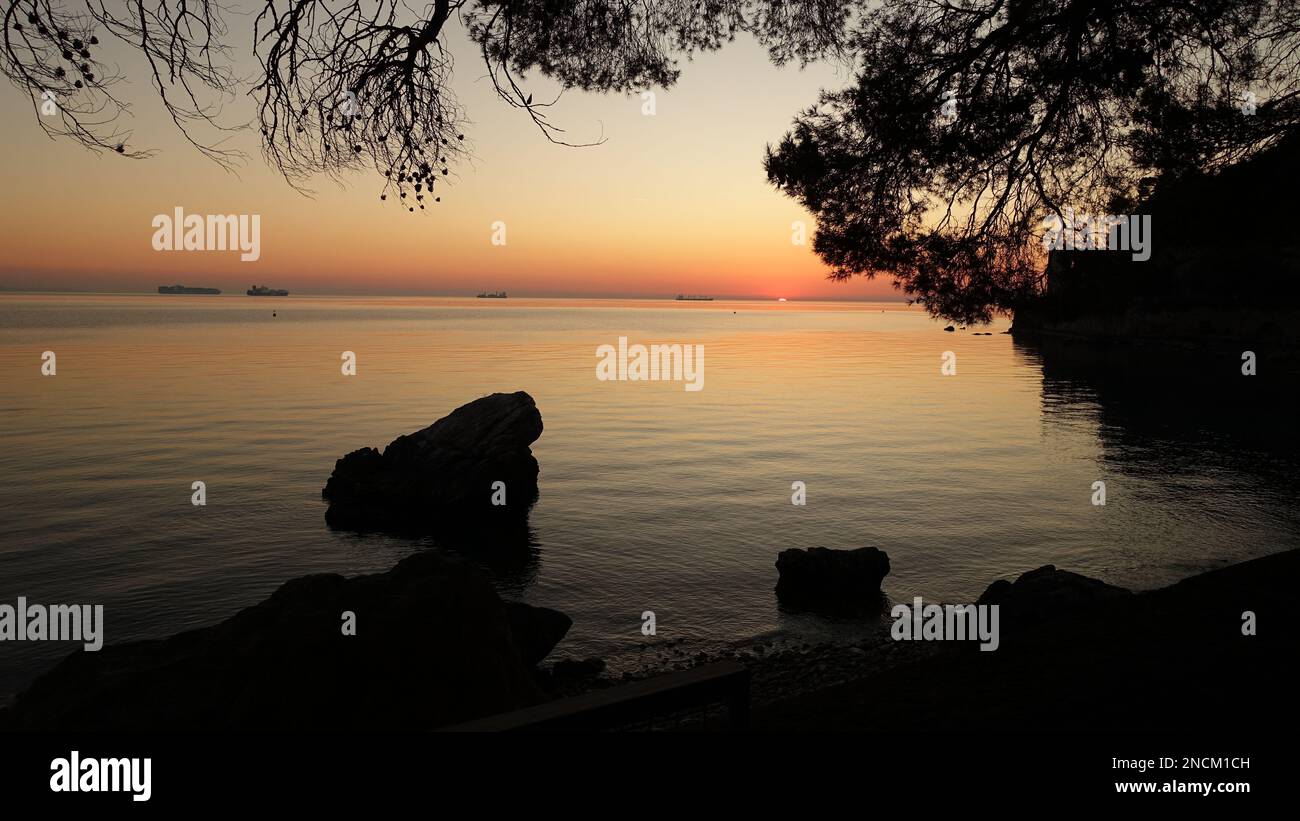 Castello al tramonto hi-res stock photography and images - Alamy