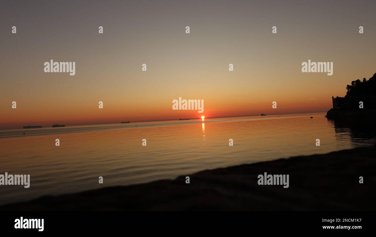 Castello al tramonto hi-res stock photography and images - Alamy