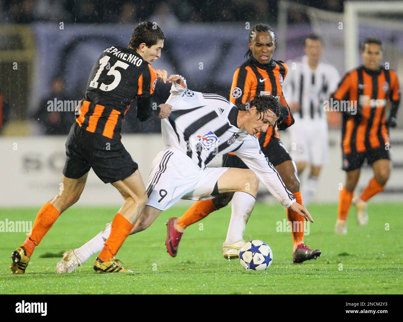 Taras Stepanenko of FC Shakhtar Donetsk, left, challenges for the ball ...