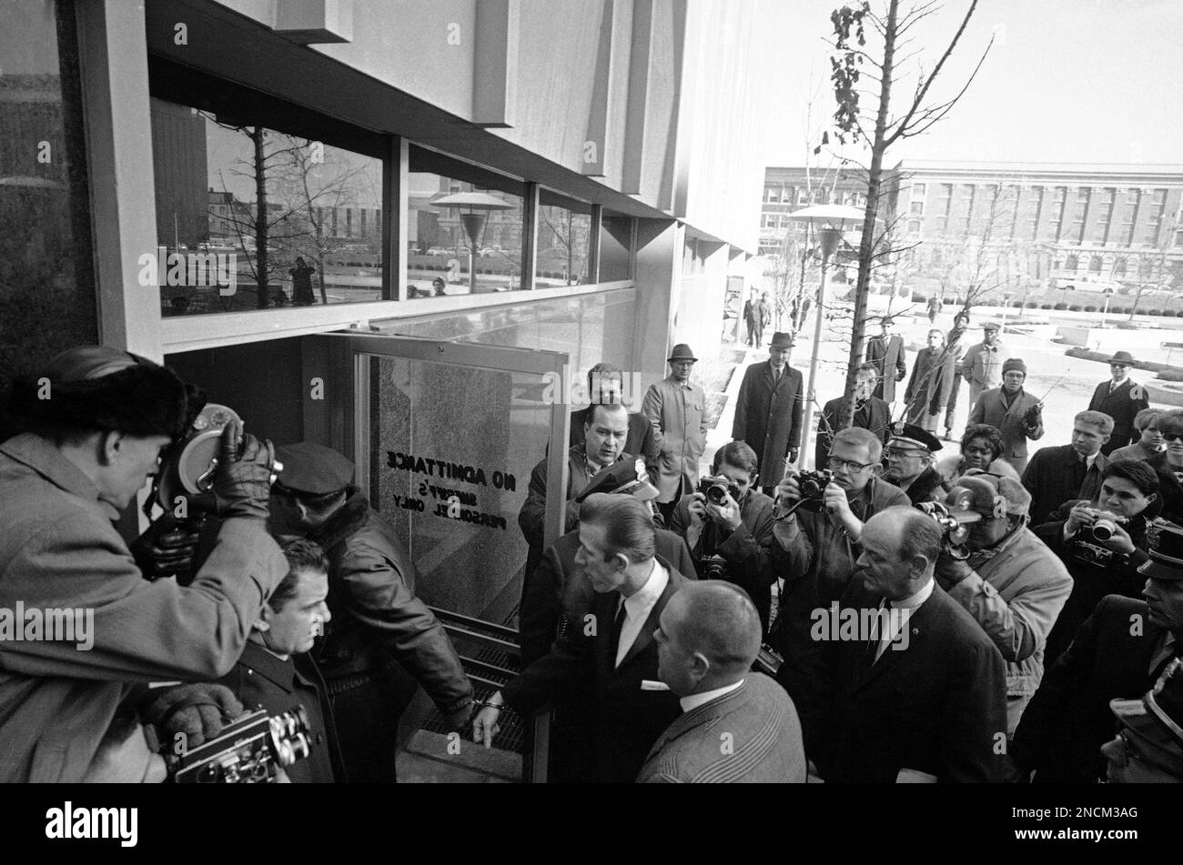 Walking arrest police officer criminal hi-res stock photography and ...
