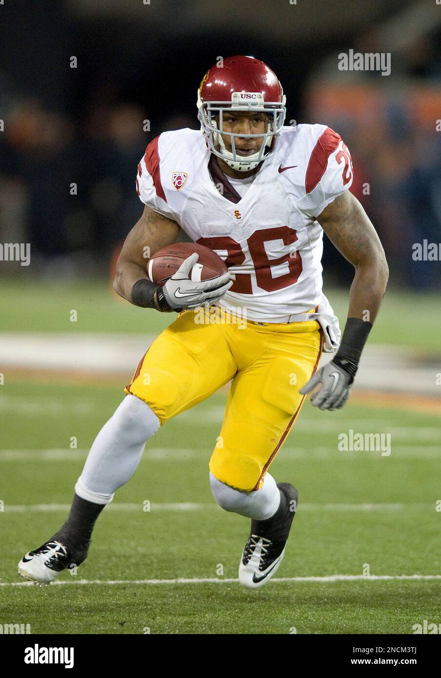 USC Trojans running back Marc Tyler (26) runs with the ball in the ...