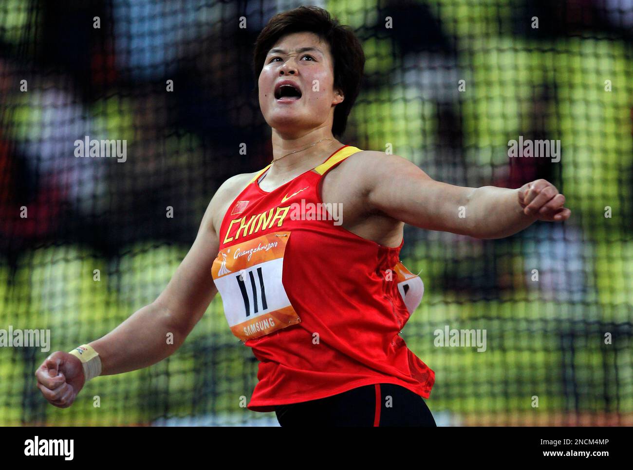 China's Li Yanfeng competes on her way to win the gold medal in the ...