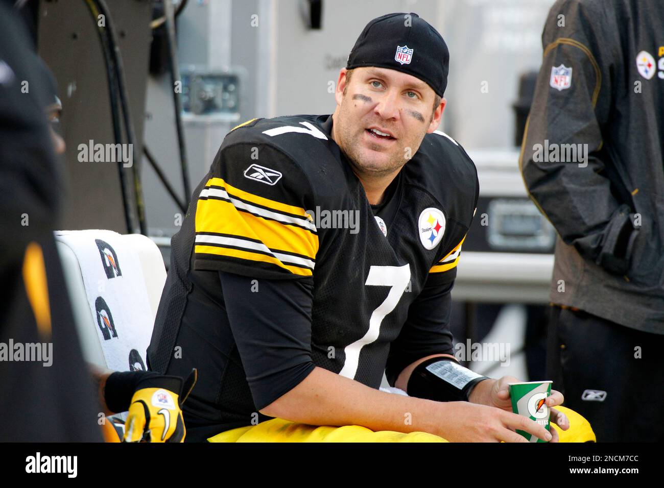 Pittsburgh Steelers quarterback Ben Roethlisberger (7) sits on the ...