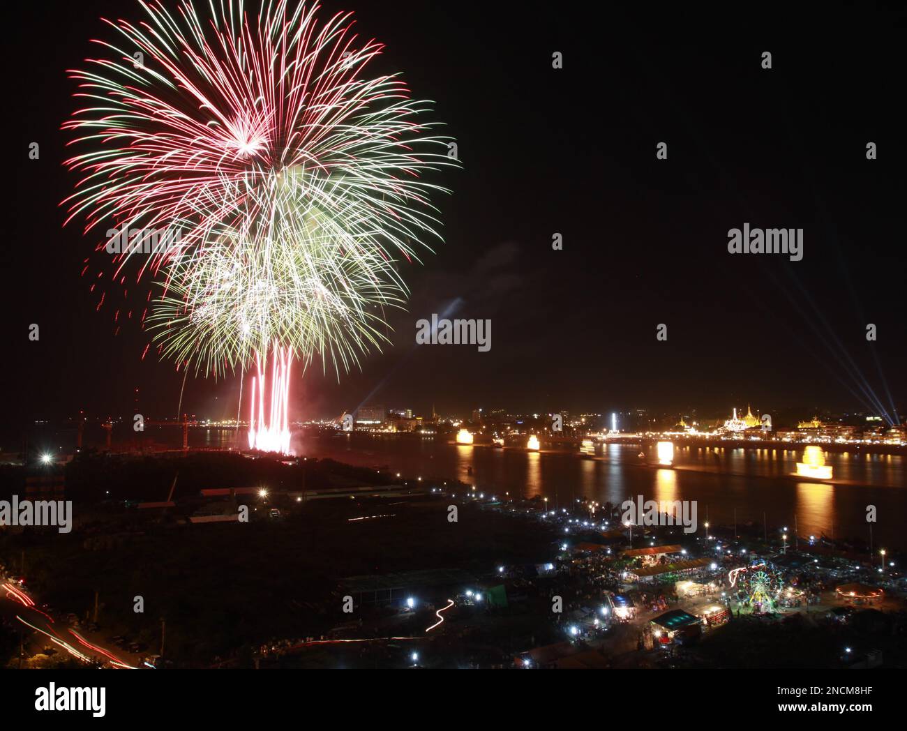 Fireworks explode above Royal Palace on the last day of celebrations of ...