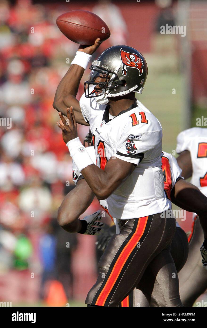 Tampa Bay Buccaneers quarterback Josh Johnson (11) against the San ...