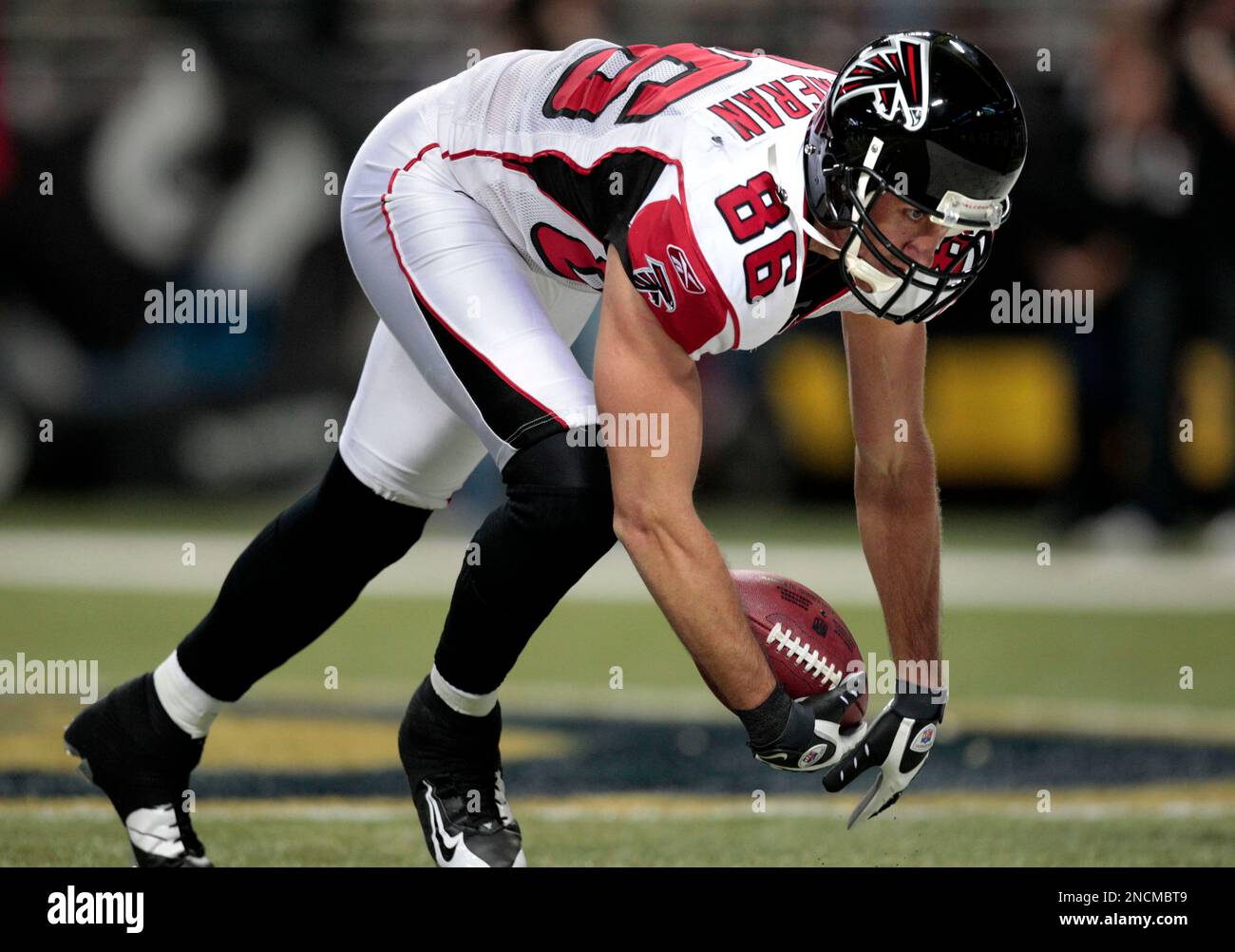 Atlanta Falcons wide receiver Brian Finneran (82) scores a touchdown ...