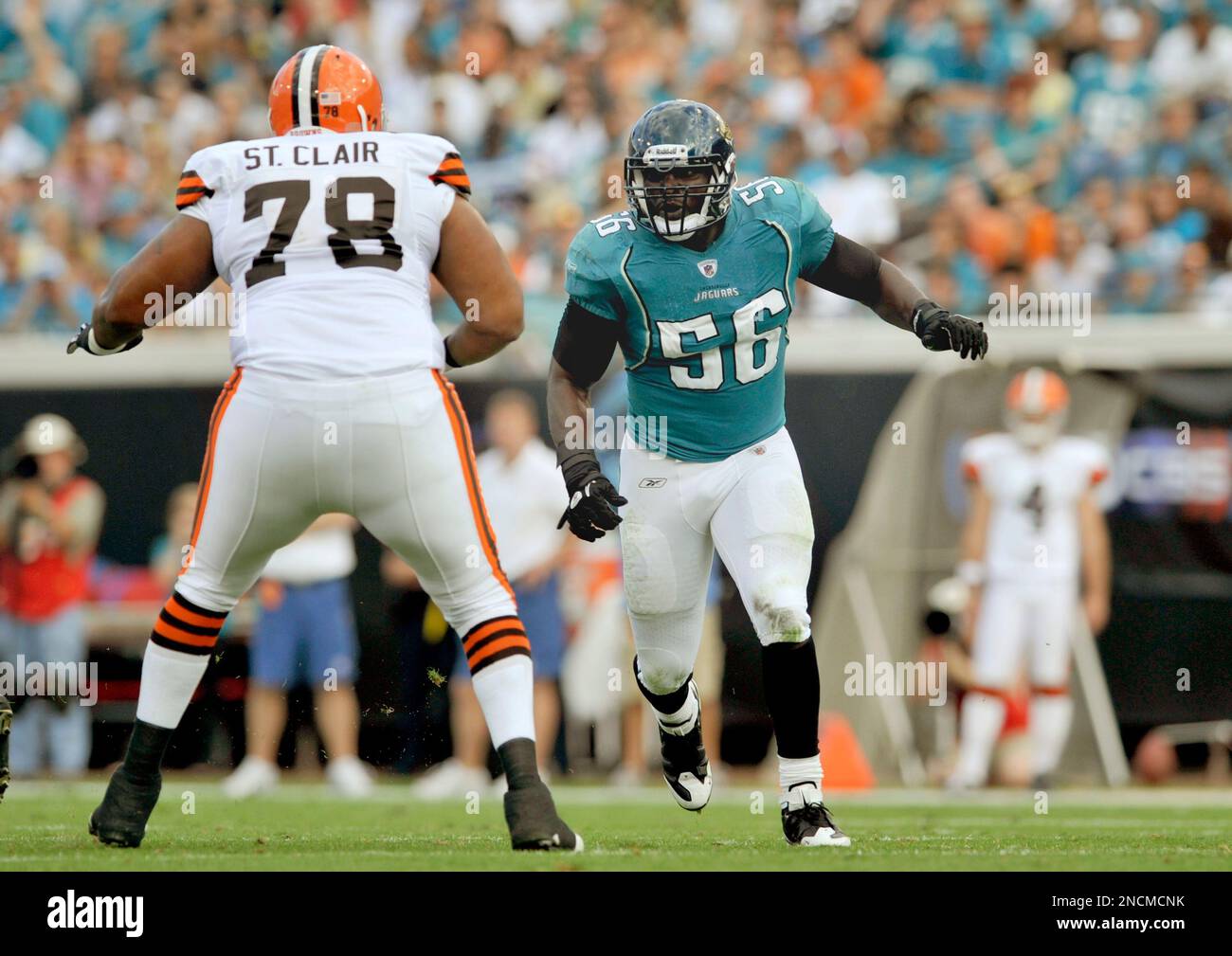 Jacksonville Jaguars linebacker Justin Durant (56) rushes the ...