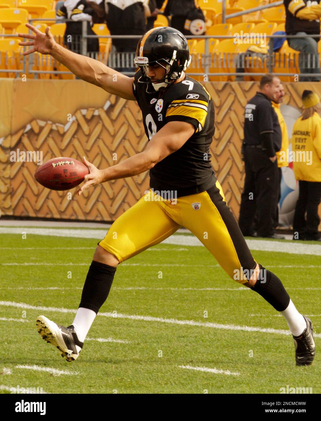 Pittsburgh Steelers punter Daniel Sepulveda warms up before an NFL ...