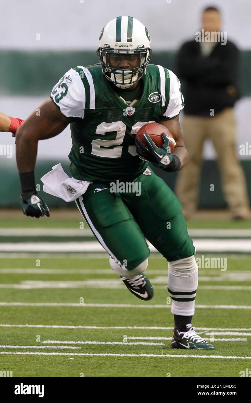 New York Jets' Shonn Greene runs the ball during the third quarter of ...