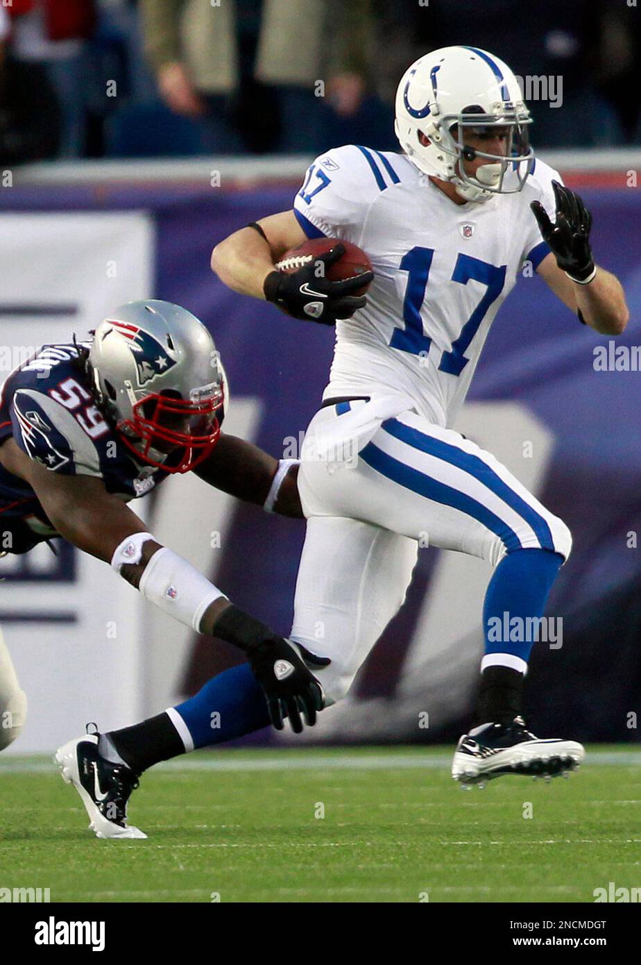 Indianapolis Colts wide receiver Austin Collie (17) breaks away from ...