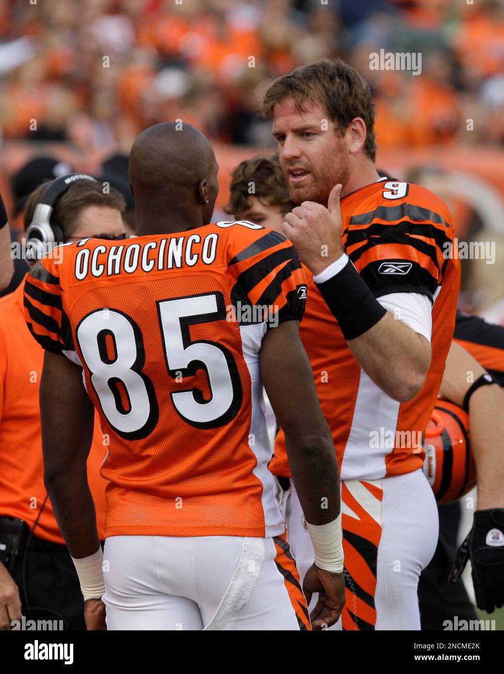 Cincinnati Bengals quarterback Carson Palmer (9) talks with wide ...
