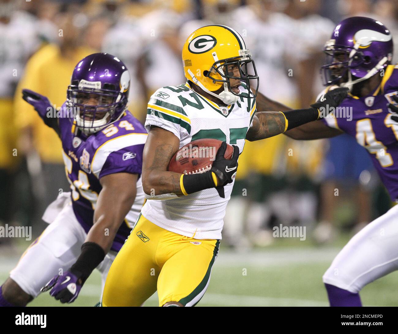 Green Bay Packers cornerback Sam Shields (37) runs on a reverse kick ...