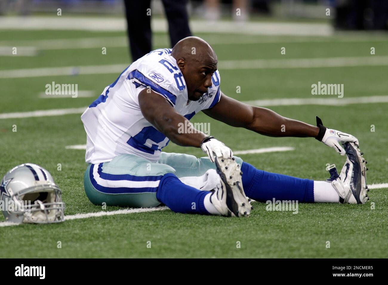 Dallas Cowboys running back Felix Jones (28) before an NFL football ...