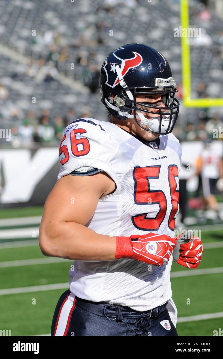 Houston Texans linebacker Brian Cushing (56) warms up before an NFL ...