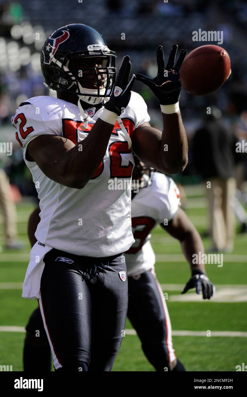 Houston Texans linebacker Xavier Adibi (52) warms up before an NFL ...