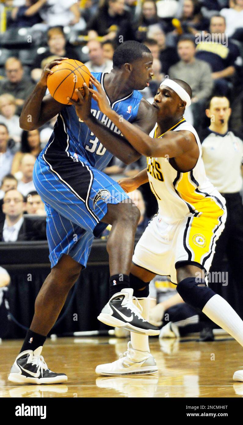 Indiana Pacers forward James Posey, right, defends Orlando Magic ...