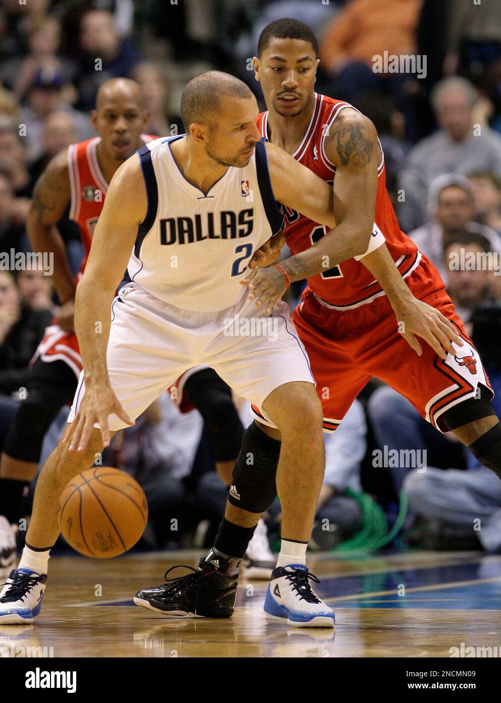 Dallas Mavericks point guard Jason Kidd (2) attempts to move against ...