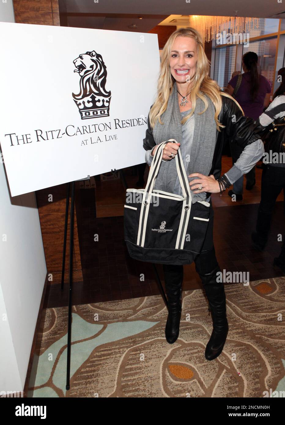 Taylor Armstrong poses for a photo at an American Music Awards gifting ...
