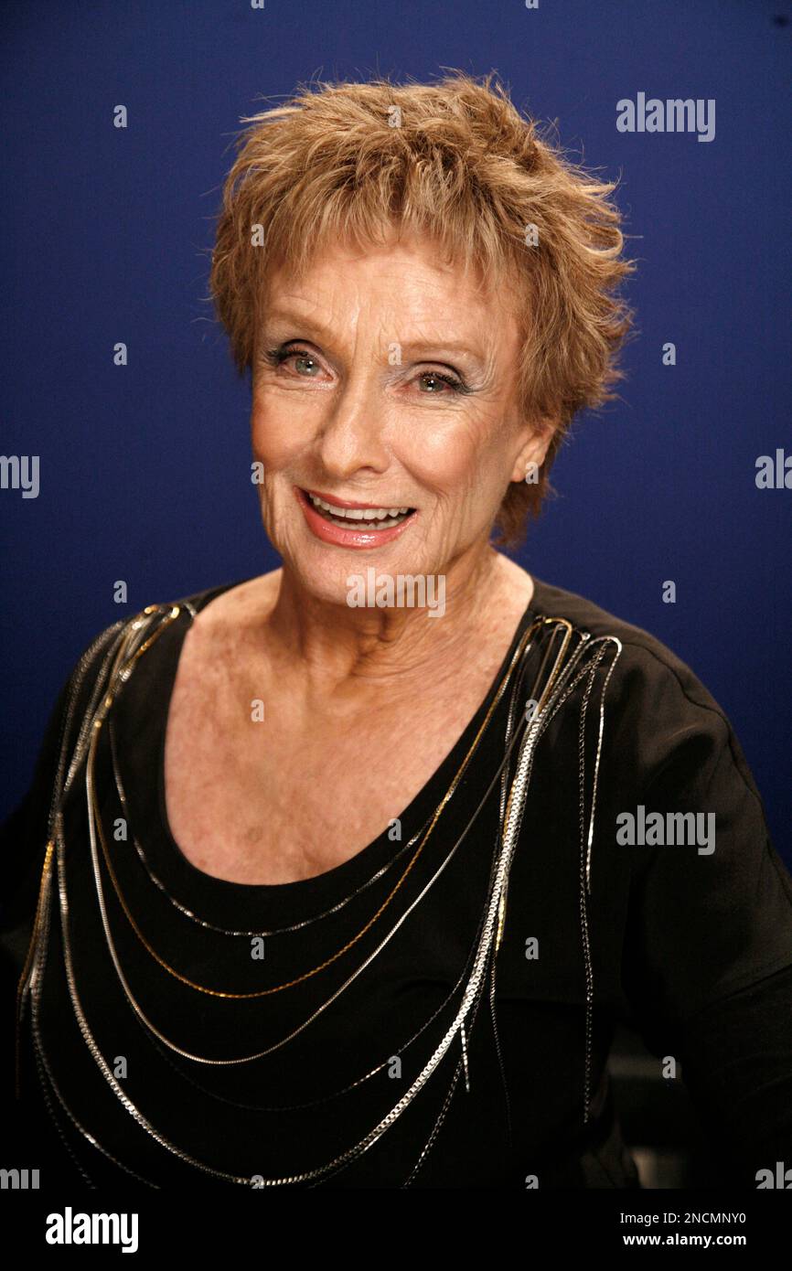 Actress Cloris Leachman poses for a portrait Tuesday, Nov. 16, 2010 in ...
