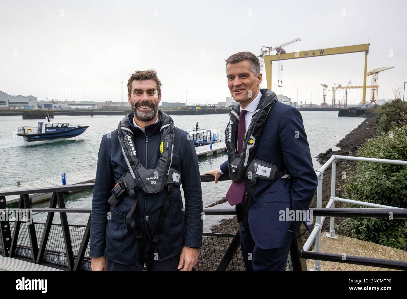 Artemis Technologies CEO Dr Iain Percy (left) with Transport Secretary ...