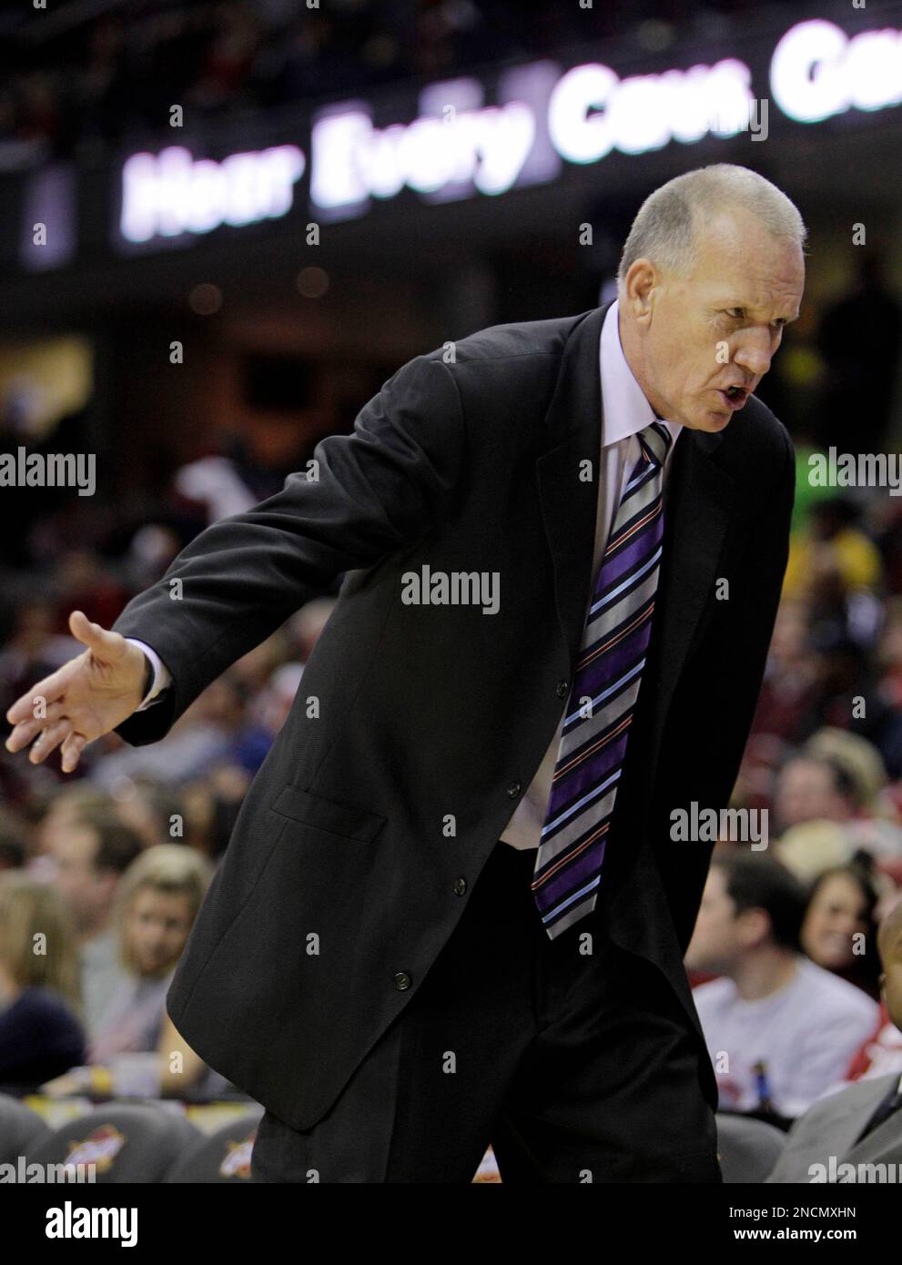 Philadelphia 76ers head coach Doug Collins in an NBA basketball game ...