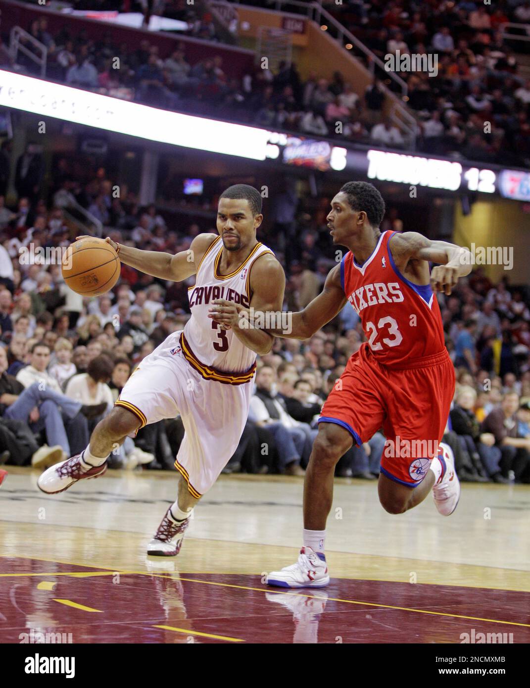 Cleveland Cavaliers guard Ramon Sessions (3) drives past Philadelphia ...