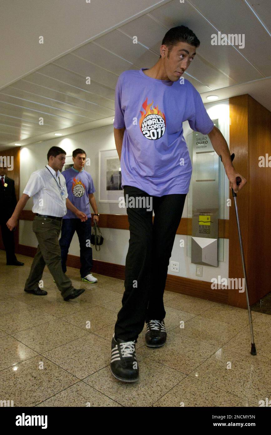 Turkey's Sultan Kosen, 27, the tallest man on earth according to the ...