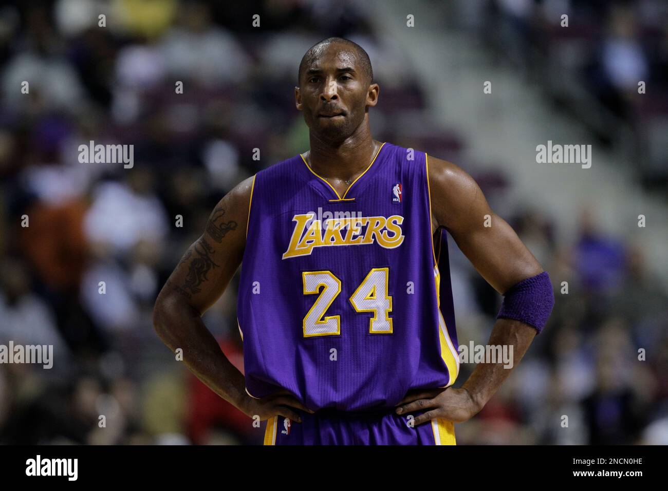 Los Angeles Lakers shooting guard Kobe Bryant (24) watches against the ...