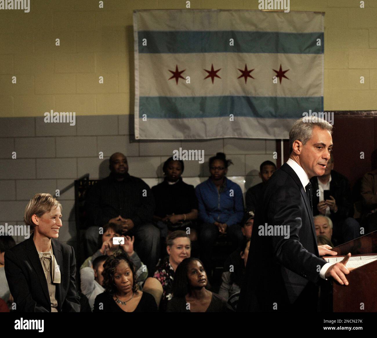 Rahm Emanuel announces his candidacy for Mayor of Chicago, while wife ...